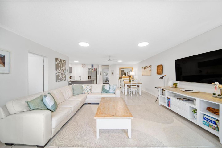 Unit 2 Point Break - Coolum Beach