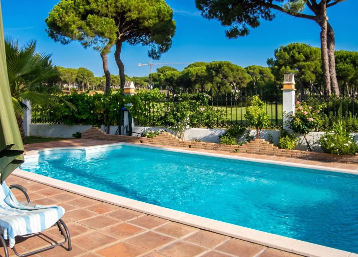 Elegant Villa In Nuevo Portil With Shared Pool - Huelva