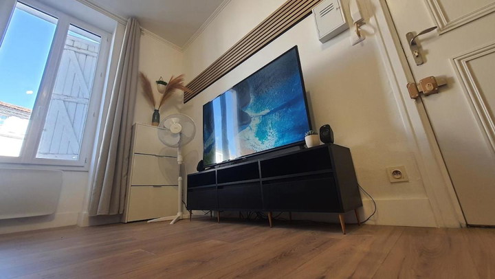 T2 47m2 Cosy & Spacieux - Proche Gare - Lit Queen Size Et Netflix - Parking Gratuit - Angoulême
