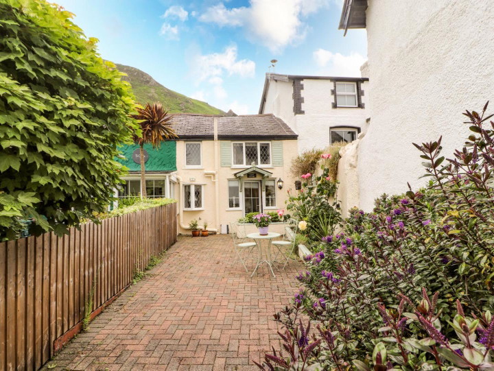Capel Cottage - North Wales