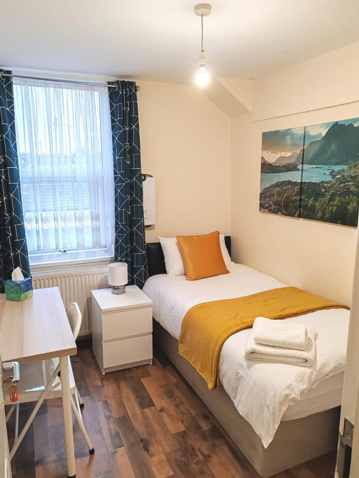 Cosy Single Room Near Heathrow Airport - Surbiton