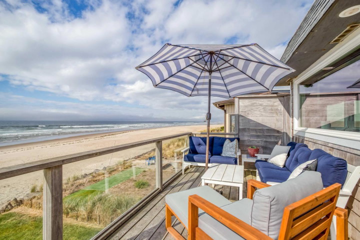 Pelicans Flight - Meredith Lodging - Rockaway Beach, OR