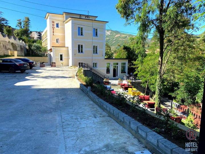 R Hotel - Albania