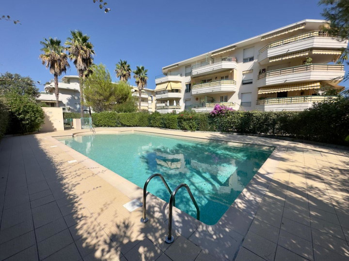 Regent Côte D'azur Air-conditioned, Pool, Garden & Parking - Villeneuve-Loubet