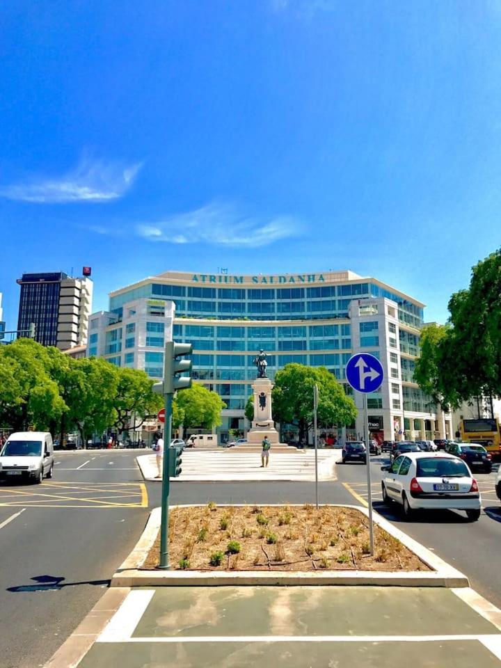 Luxury Part Of The City - Modern Apartment With Airconditioning - Near Subway - Lisbon