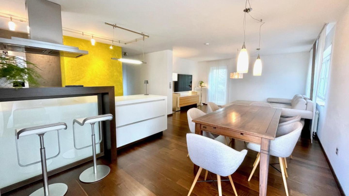 Ludwigshome - Zentral, 120qm, Kostenloser Parkplatz, Terrasse, Smarttv - Kornwestheim
