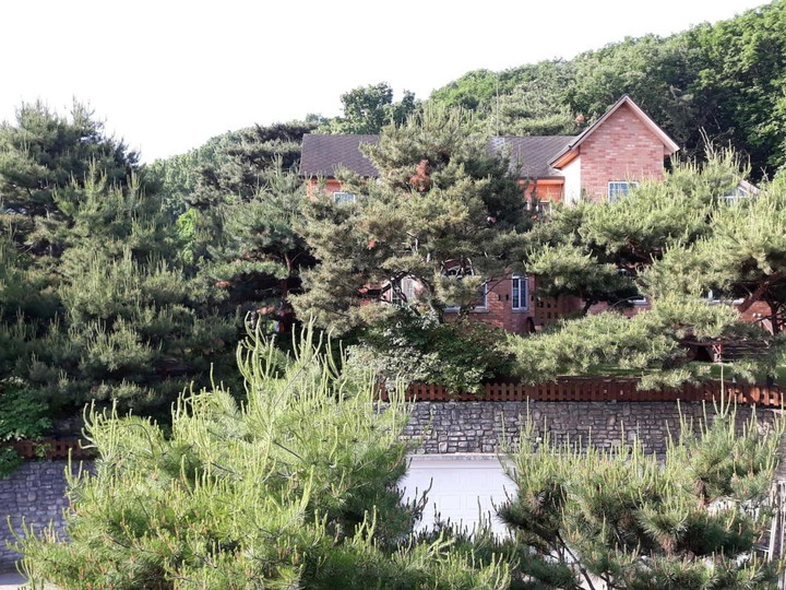 The Hyu Largo - Suwon
