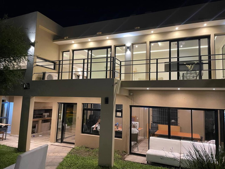 Casa Premium Con Pileta Y Quincho En Gualeguaychú - Gualeguaychú