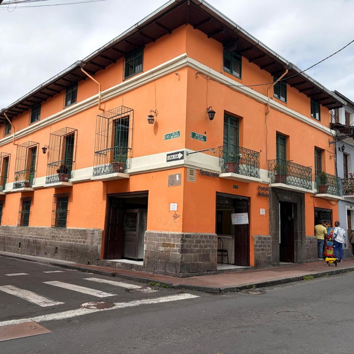 Departamento Medio Dia - Quito
