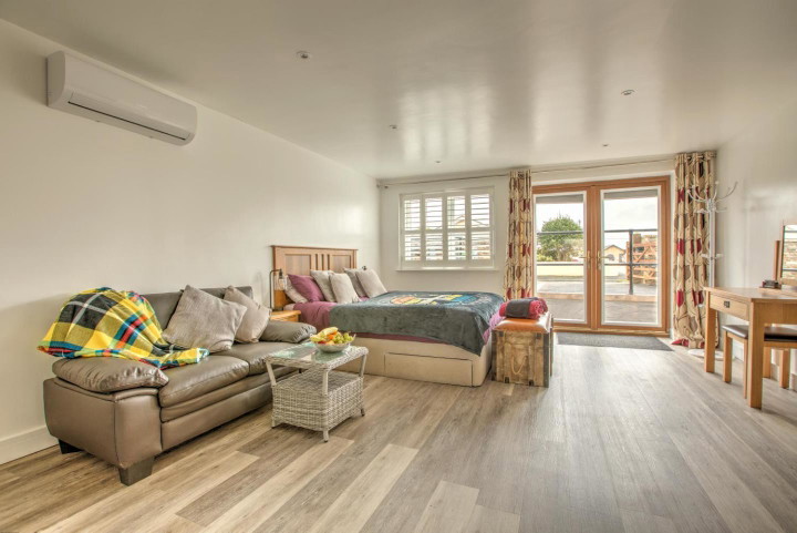 43 Annexe - Holywell