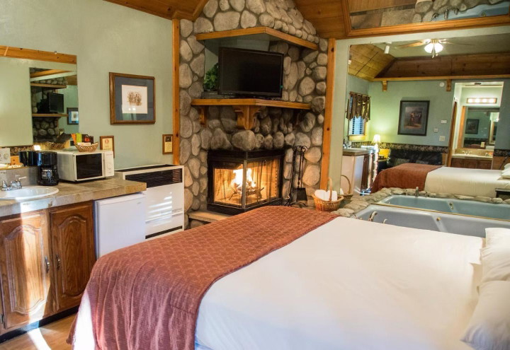 Sleepy Forest Cottages - Big Bear Lake, CA