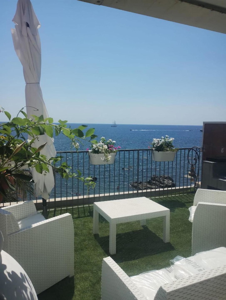 Home & Sea - Naxos