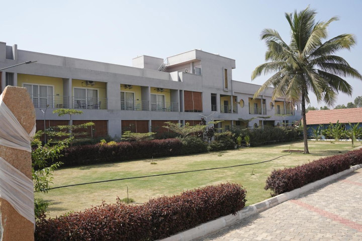 Royal Roots Resorts - Bengaluru