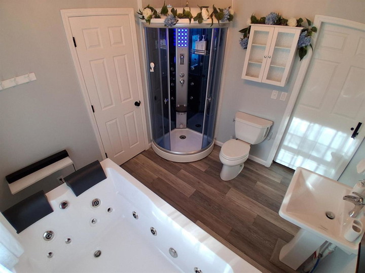 Spa Retreat- Jetted Tub & Sauna- 1 To 3br Options - West Virginia