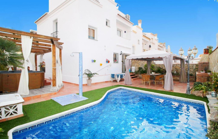 Villa Maite With Pool And Hot Tub Spainsunrentals 1057 - Nerja