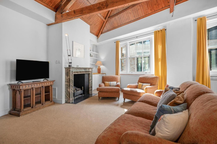 Luxury Spacious 3 Bedroom, 3 Bathroom Apartment, Walk To Soho, West End, Covent Garden, China Town, Piccadilly In Minutes, Complimentary Fast Wifi, Tea & Coffee - Central London