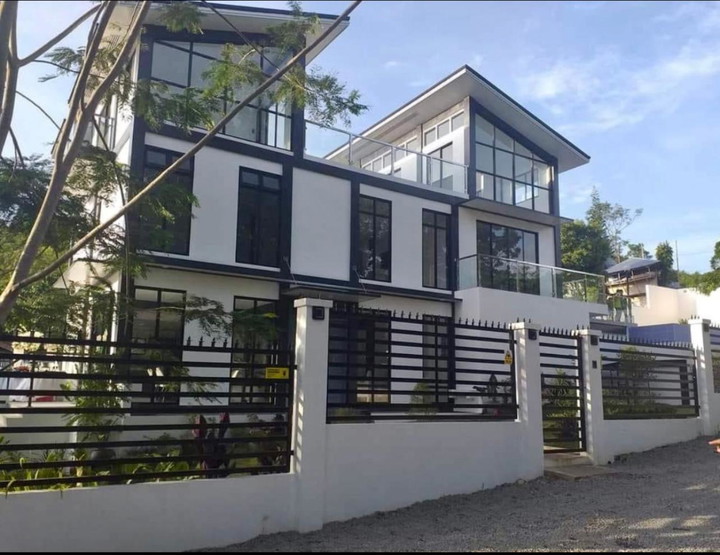 Check Out This Beautiful 5 Bed Villa With Pool!! - Tagbilaran City