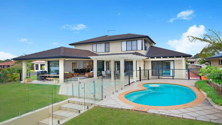 Nirvana Waters - Absolute Waterfront Escape With Private Pontoon & Pool - Holiday Yamba - Yamba