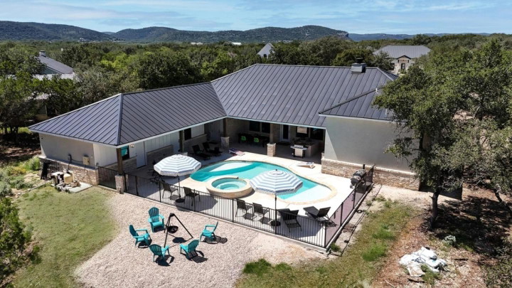 Heated Pool Movie Theater Hot Tub Games Sleeps 28 - Concan, TX