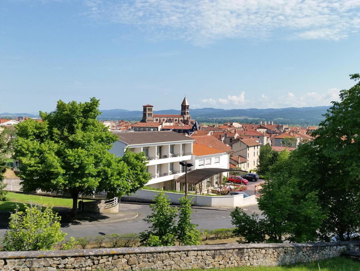 Hôtel Poste Et Champanne - Brioude