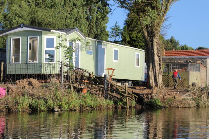 Marshlands Lakeside Nature Retreat - Kingston upon Hull