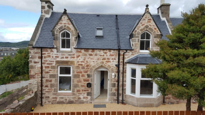 View Cottage - Loch Ness