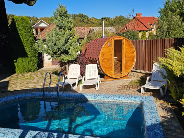3 Bedroom House ,With Pool,sauna,bbq In Pirita - Moldova