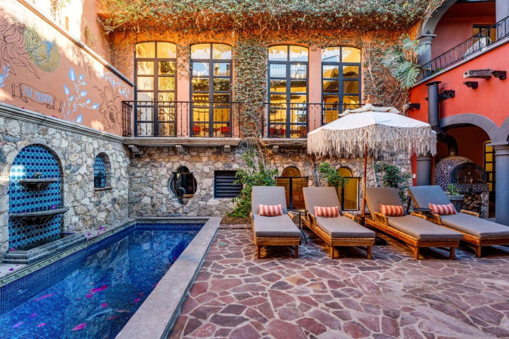 Casa Almira 5br Luxury Home With Pool, Hot Tub & Rooftop - Querétaro