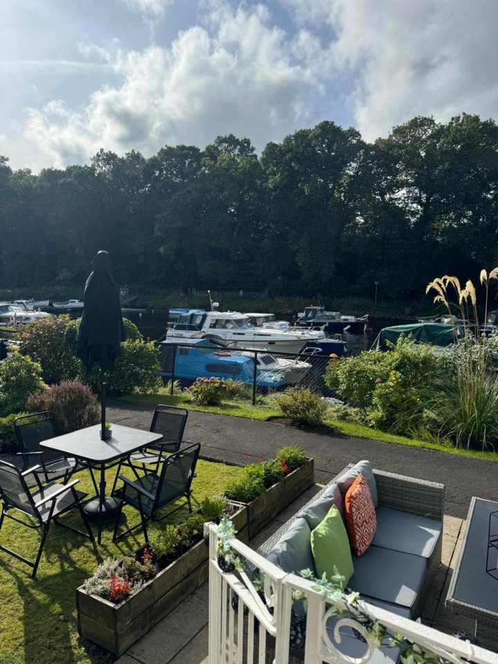 Loch Lomond Riverside Apartments B - Balloch