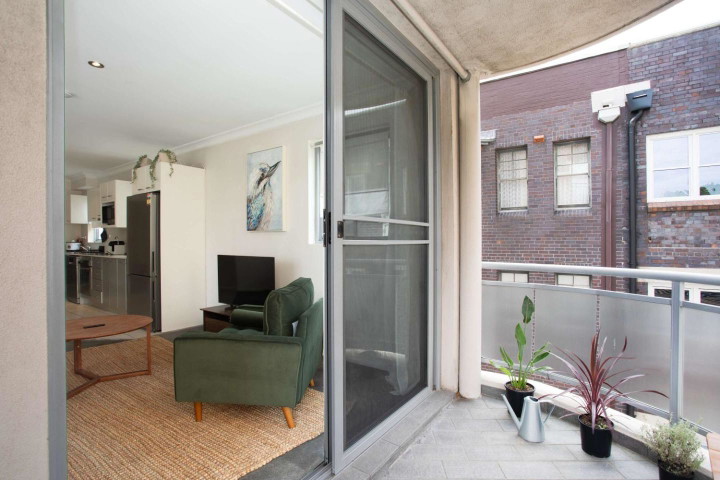 Urban Oasis 2br With Huge Deck & Secure Parking - Surry Hills