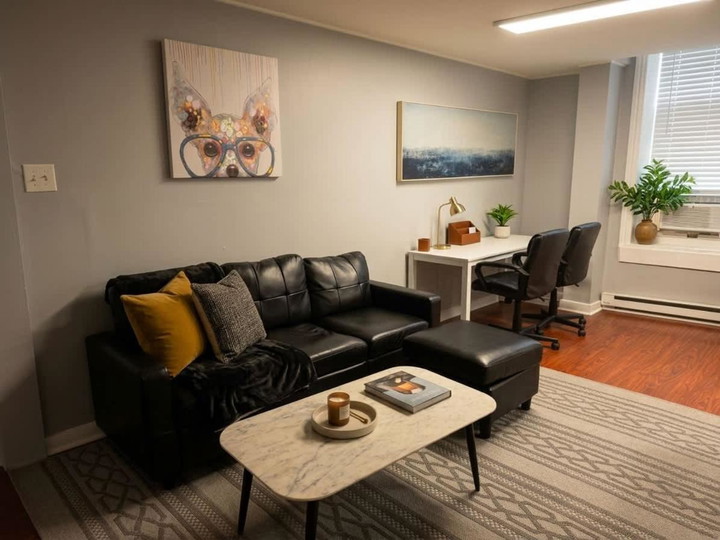 Redwood Loft At Park Place King Bed Walk In Closet Fast Wifi And Free Coffee - Wilmington, DE