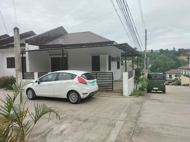 Cozy 2br Bungalow House & Lot, Near Airport, Ateneo De Cebu, Sm Lacion, Gaisano Grand Mall - Philippines
