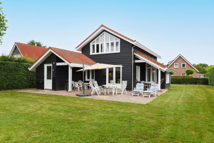 The Black House - Luxurious Holiday Villa Zeewolde - Zeewolde