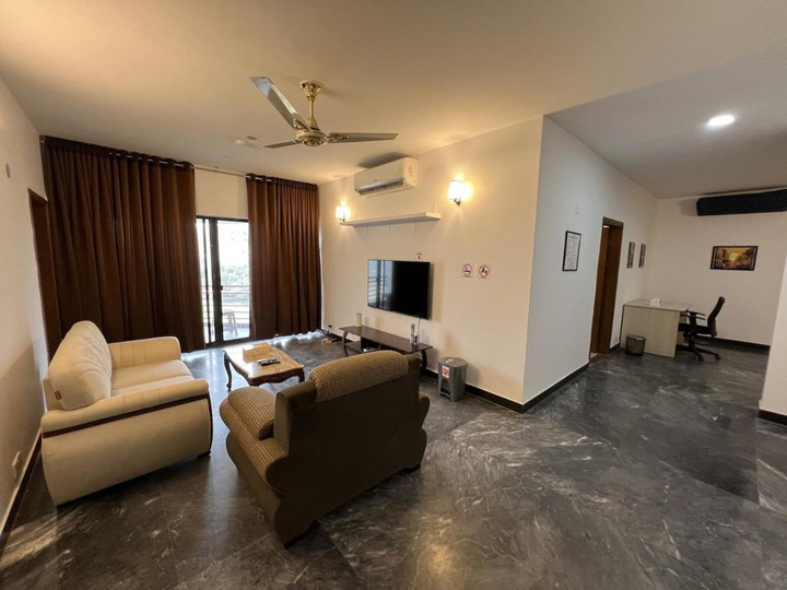 Luxury Apartment In Gulshan-1, 3500sqft - Dhaka