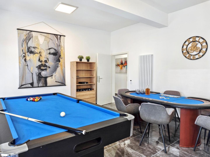 Designer Loft Für Bis Zu 15, Whirlpool, Infrarotsauna, Billard, Pokertisch, 2 Bäder - Erlangen