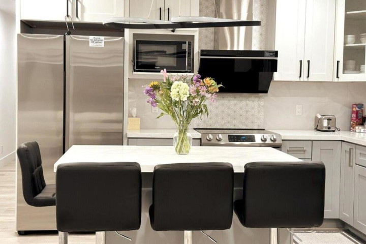 Modern 2br 2ba Oakland Oasis Furnished & Level 2 Evc - Emeryville, CA