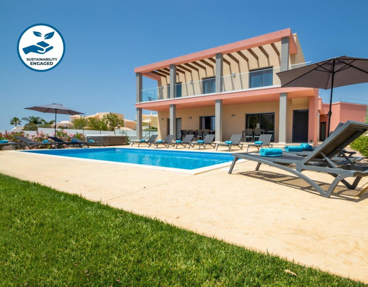 Villa Riviera - Com Piscina Aquecível, 2 Jacuzzis E Bbq Em Armação De Pêra - Algarve