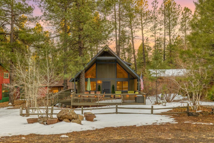 Stylish Cozy Cabin Retreat In Munds Park - Munds Park, AZ