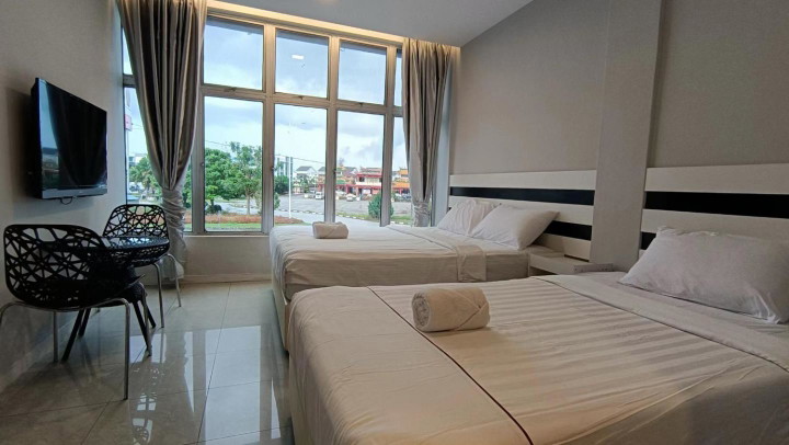 Swing & Pillows - Lea Guest House & Cafe, Port Dickson - Malaysia