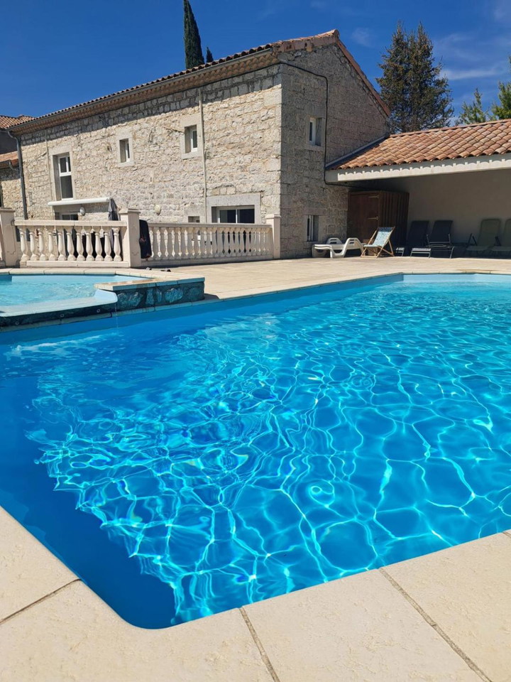 Gîte Ferrari 4-6 Pers Ruoms Centre - Climatisé, Piscine - Balazuc