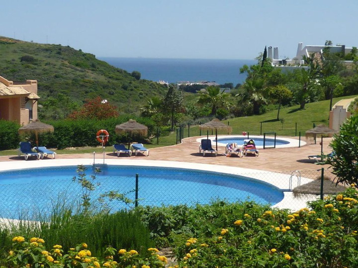 Casares Appart 2 Ch Dans Parc Tropical Avec Vue Sur Mer, Montagne Et Piscine - Casares