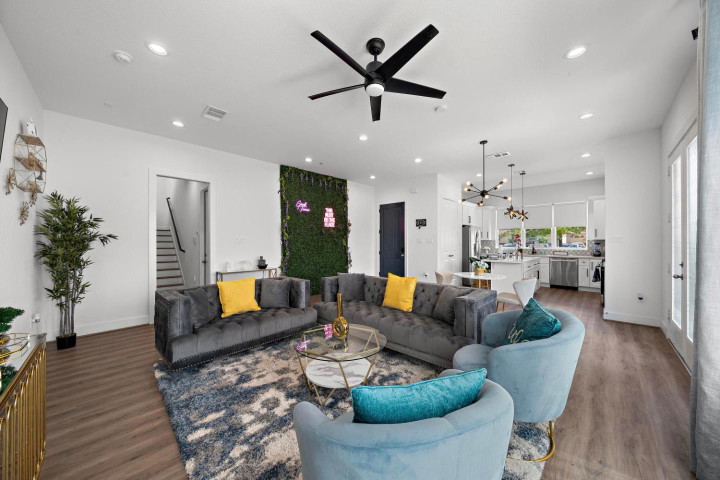 Luxury Home Near Med Center, Uptown & Downtown - Houston, TX