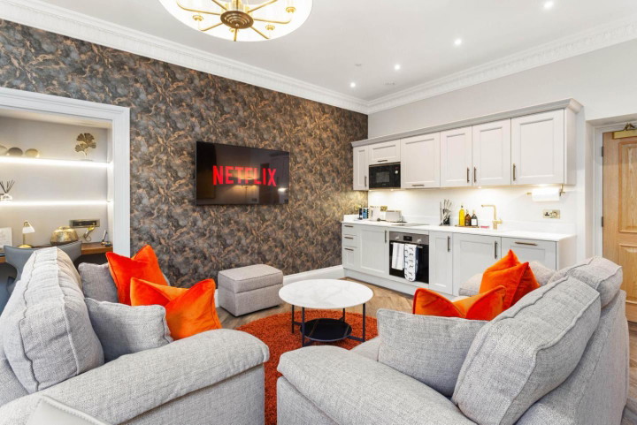 Prime Central Edinburgh 2 Bed - 