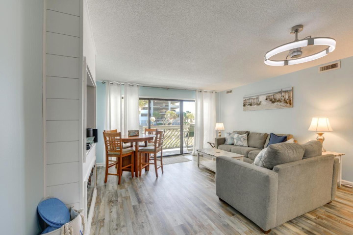Direct Beach Access! Walkable Condo On Ocean Blvd - South Carolina