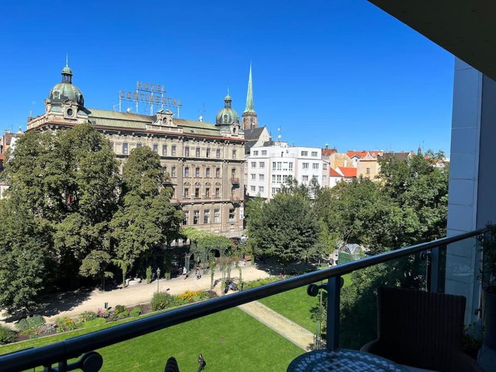 Apartment In Historical Center With Park View - Pilsen