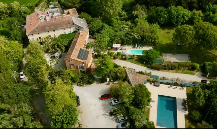 Logis Hotel La Ferme - Sorgues