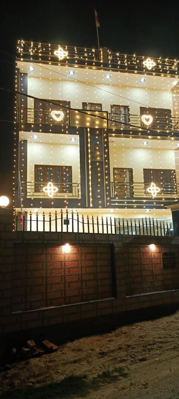 Paradise Meera Shankar Kunj - Varanasi