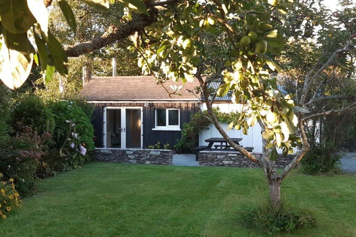 Cosy Cabin Near Lough Hyne - Ireland