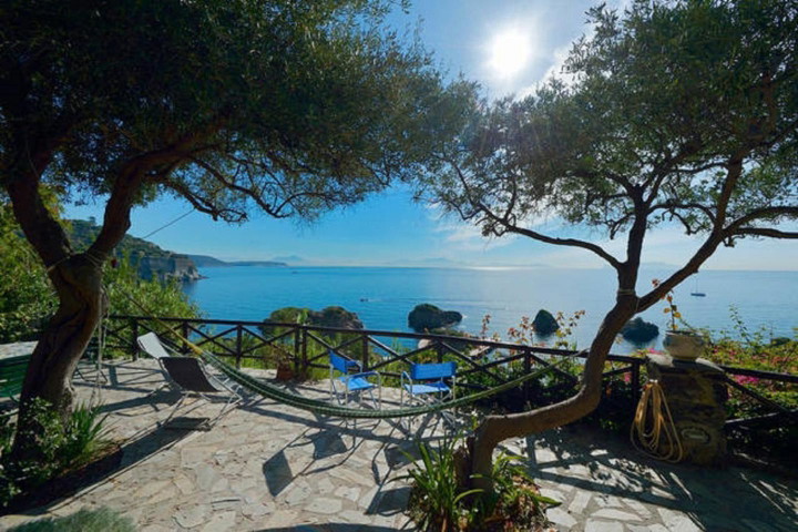 Cottage Sul Mare Nella Baia Di Cartaromana, Vista Castello - Procida