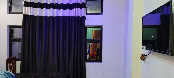 Hotel Holiday - Bharatpur